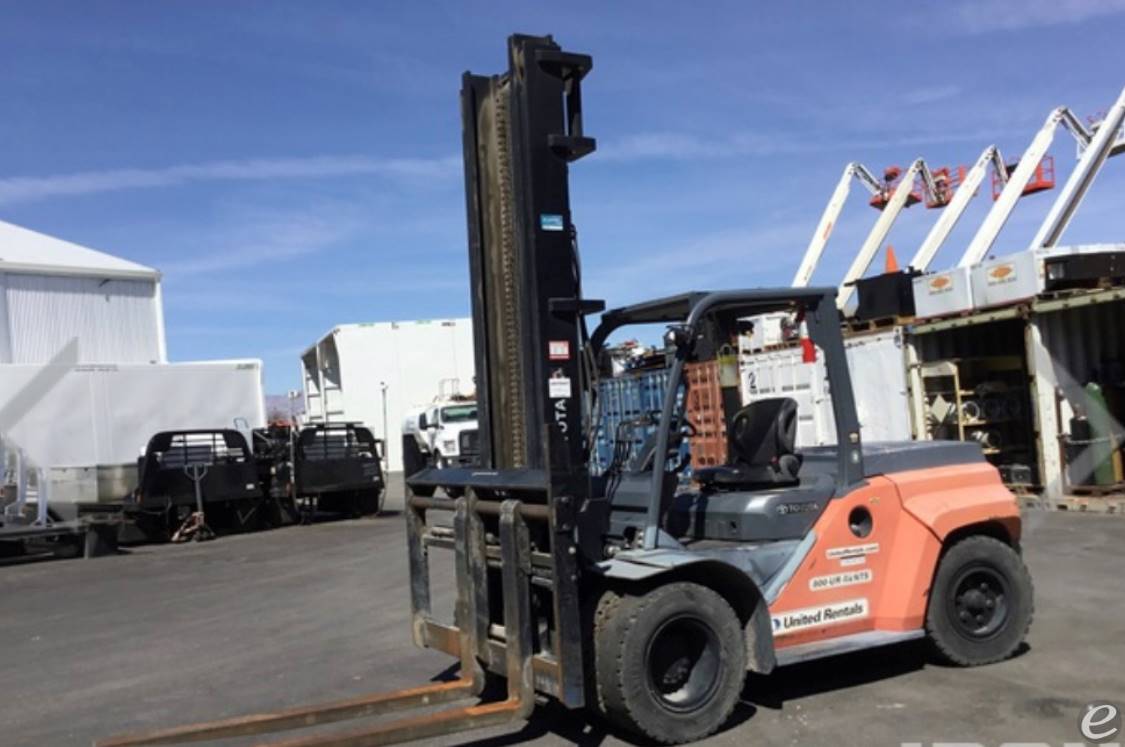 2018 Diesel Toyota 8FD80U Pneumatic Tire 4 Wheel Sit Down