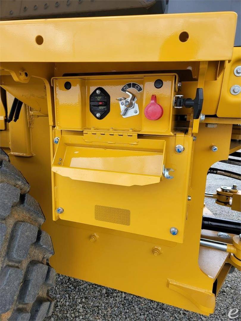 2022 John Deere 524P Earth Moving and Construction