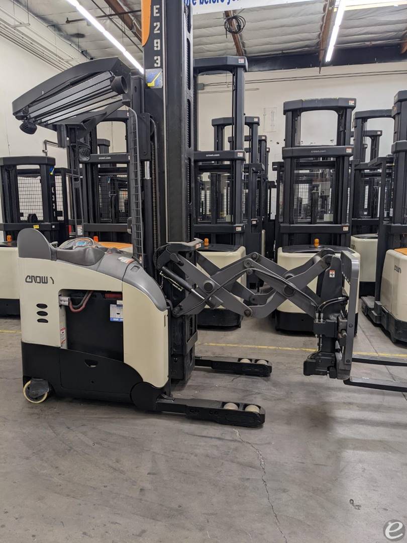 2017 Electric Crown RMD6025-32 Electric Narrow Aisle Double Reach