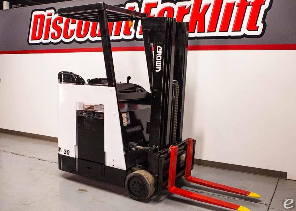 1990 Electric Crown 30RCTT-S Electric Walkie Counterbalanced Stacker