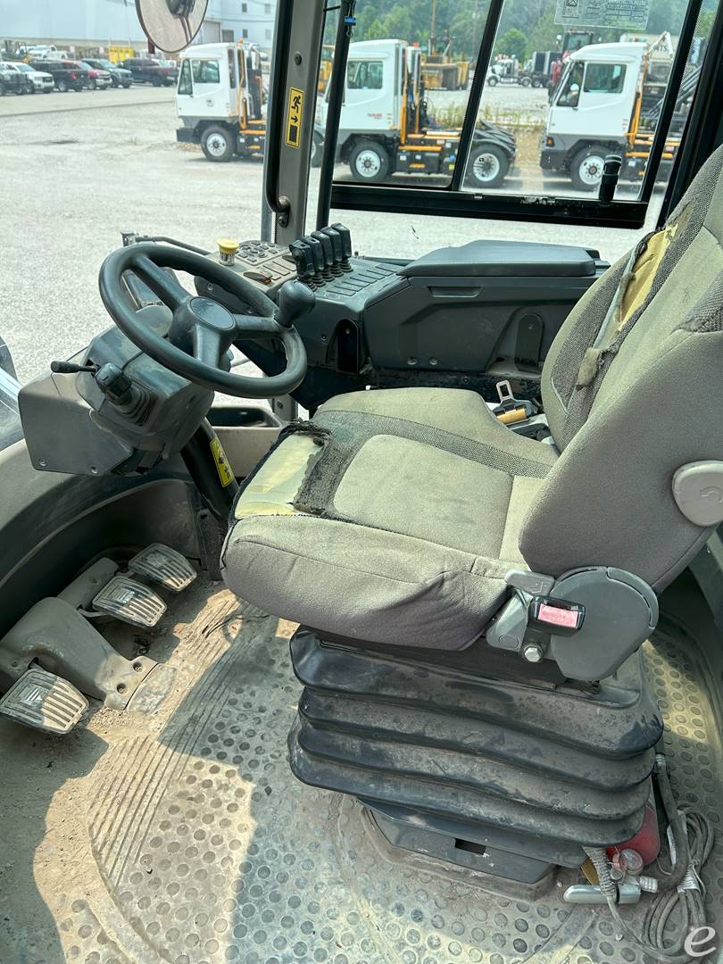 2018 Diesel Kalmar Pneumatic Tire 4 Wheel Sit Down | Eliftruck