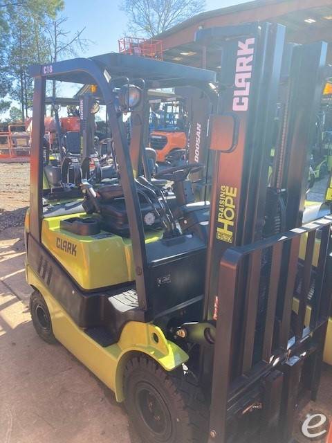 2023 LP Gas Clark Pneumatic Tire 4 Wheel Sit Down | Eliftruck