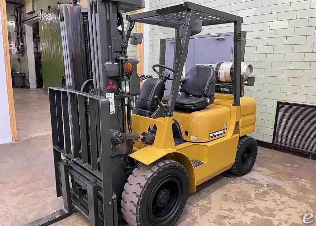 2000 LP Gas Mitsubishi Forklifts FG30 - 123Forklift