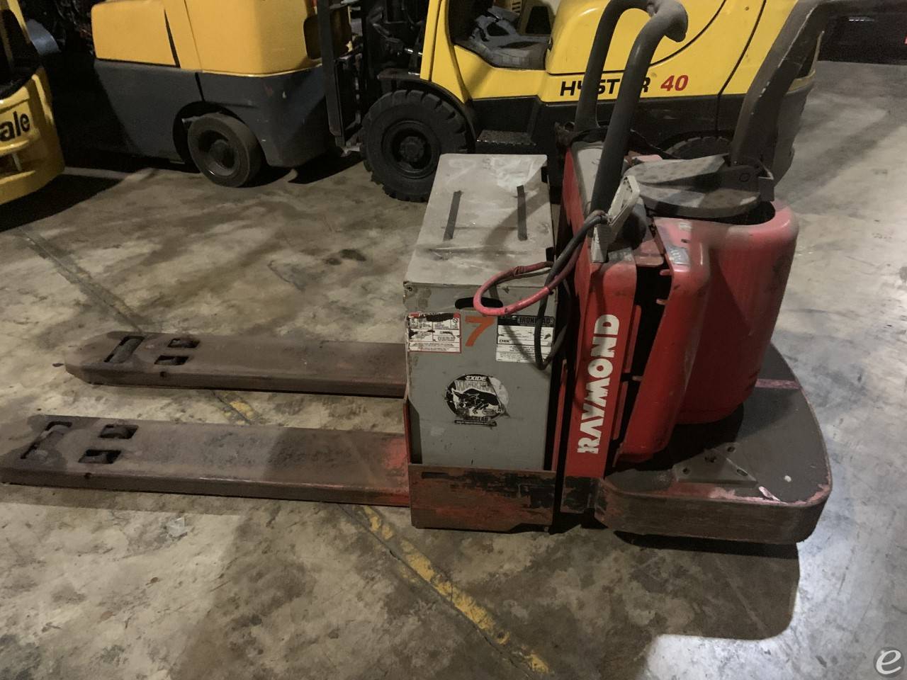 1998 Raymond 112T Electric Walkie/Rider Pallet Jack