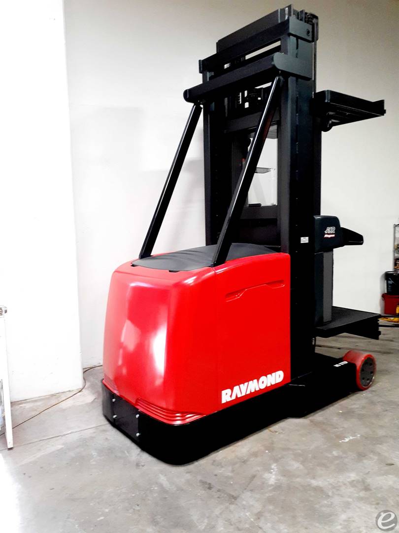 2016 Electric Raymond 960-CSR30T Electric Man Up Swing Reach Turret