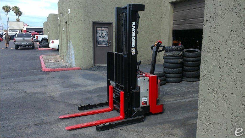 2007 Raymond Electric Walkie Straddle Stacker | Eliftruck