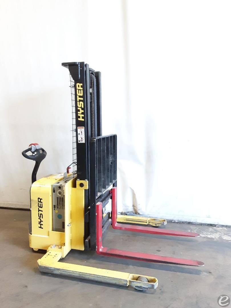 2018 Electric Hyster W25ZA2 Electric Walkie Straddle Stacker