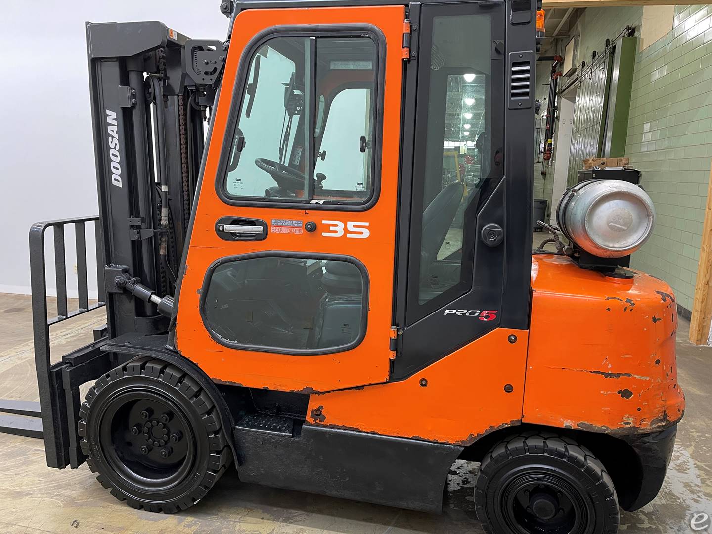 2017 LP Gas Doosan G35C-5 Pneumatic Tire 4 Wheel Sit Down
