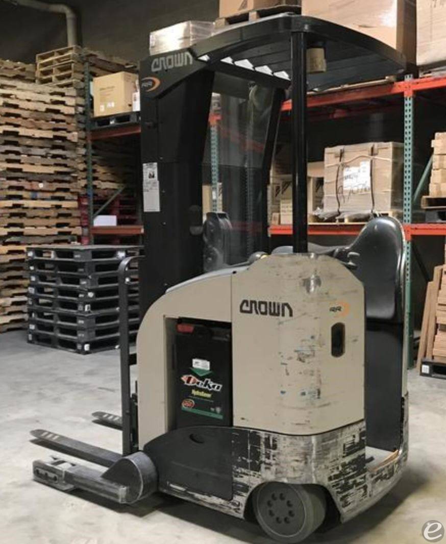 2010 Electric Crown RR5715-40 Electric Narrow Aisle Single Reach