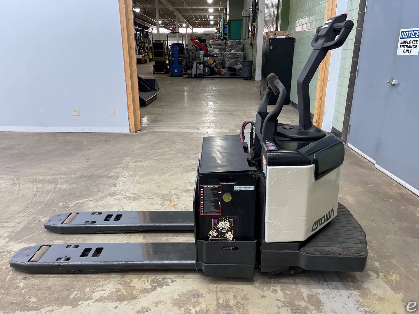 Electric Crown PE3500-60 Electric Walkie/Rider Pallet Jack
