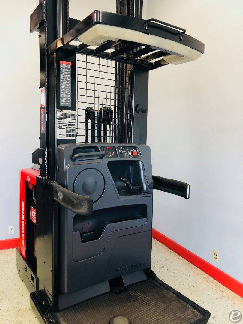 2011 Electric Raymond Electric Order Picker | Eliftruck