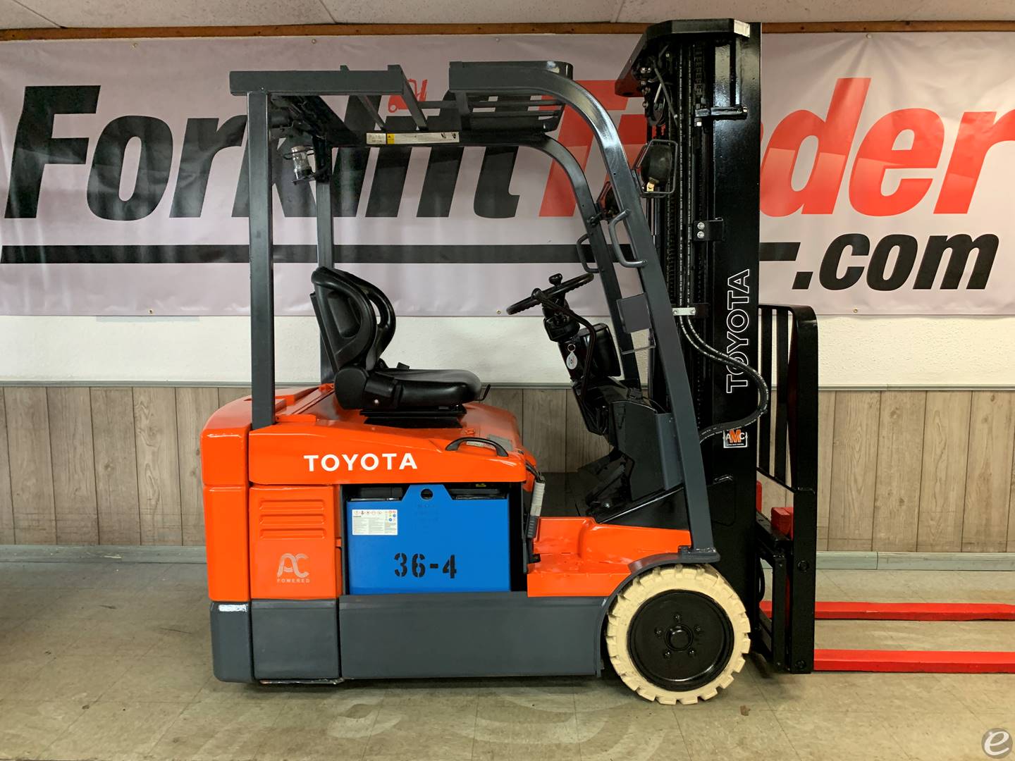 2011 Electric Toyota 7FBEU18 Electric 3 Wheel Sit Down