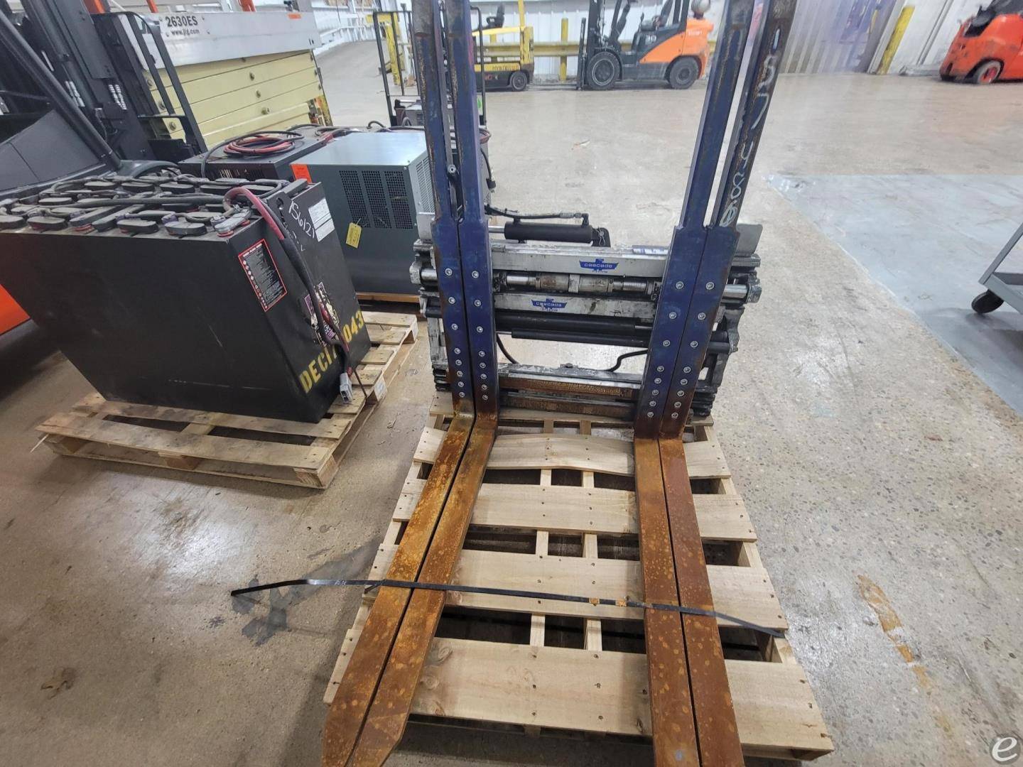 2015 Cascade 25G-FDS Multi Pallet Handlers