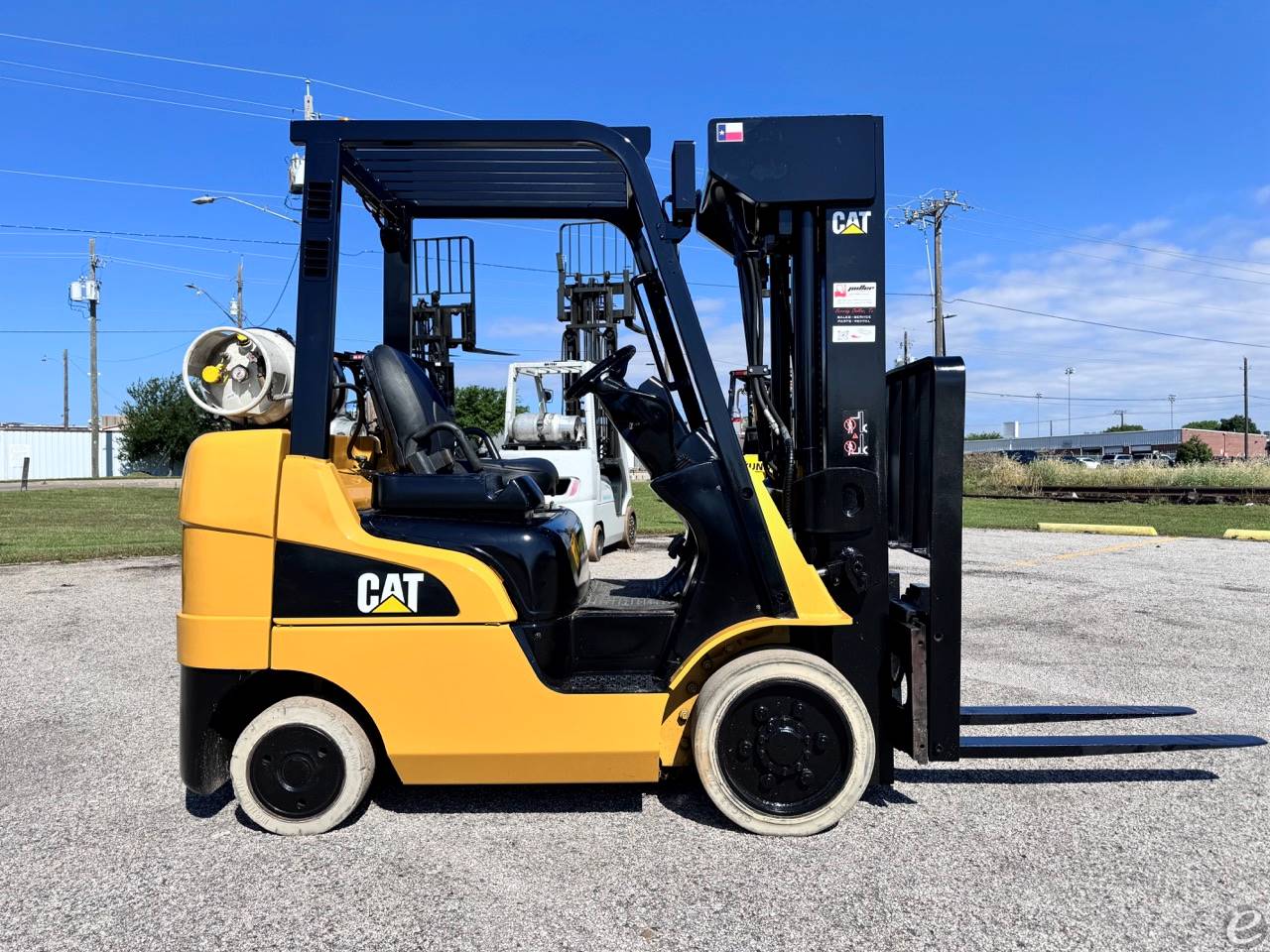 2012 LP Gas Cat Sit Down Rider 2C5000 - 123Forklift