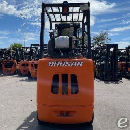 2018 LP Gas Doosan GC15S-5 Cushion Tire 4 Wheel Sit Down (Indoor Warehouse)
