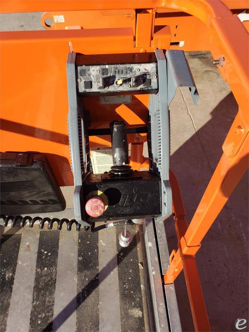 2013 JLG 2646ES Slab