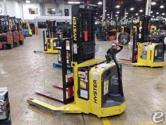 2017 Electric Hyster W30ZA2 Electric Walkie Straddle Stacker