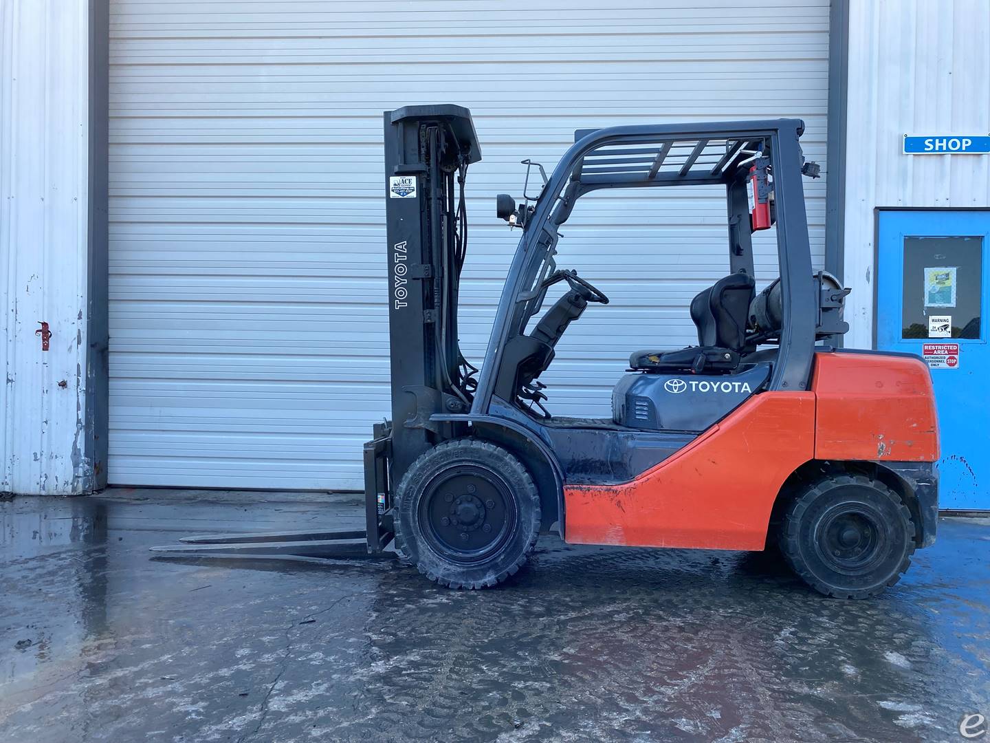 LP Gas Toyota 8FGU30 Pneumatic Tire 4 Wheel Sit Down