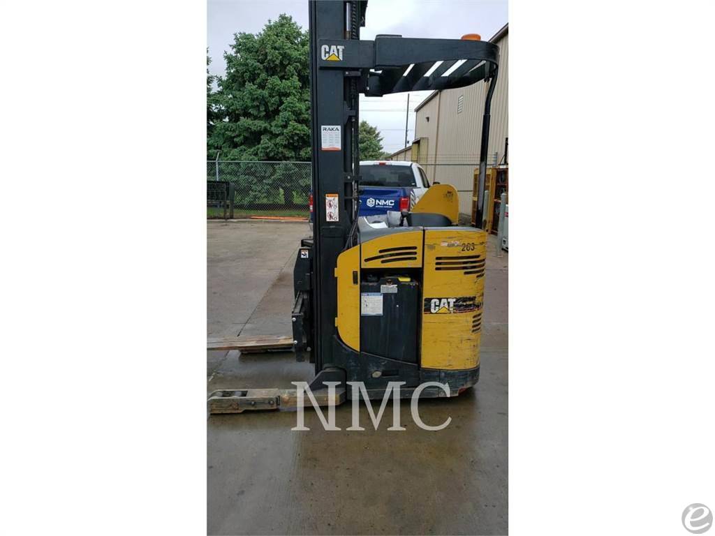Cat NR3000_MC Electric Narrow Aisle Single Reach