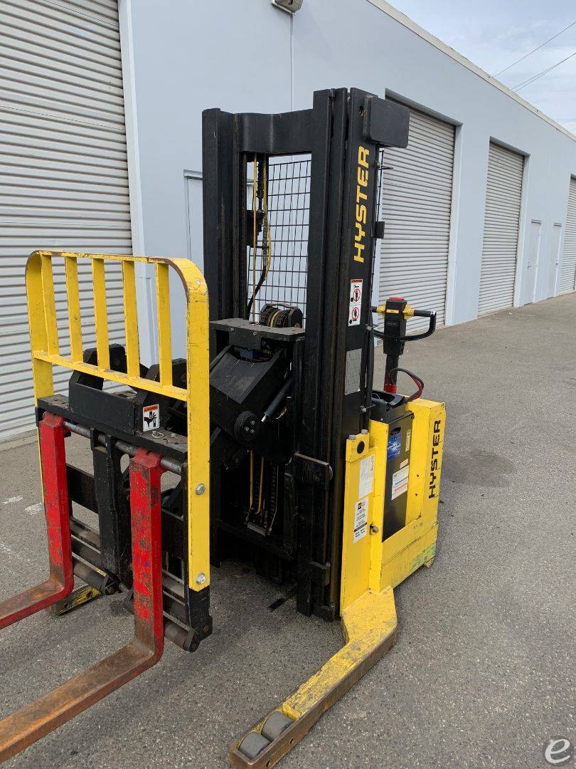 Hyster Electric Walkie Straddle Stacker Reach | Eliftruck