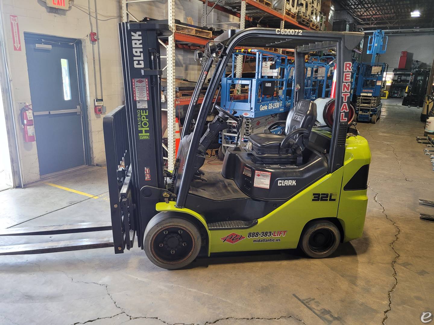 2020 LP Gas Clark S32C Cushion Tire 4 Wheel Sit Down (Indoor Warehouse)