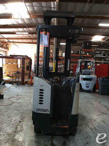 2005 Electric Crown Reach Trucks RR5220-45 - 123Forklift