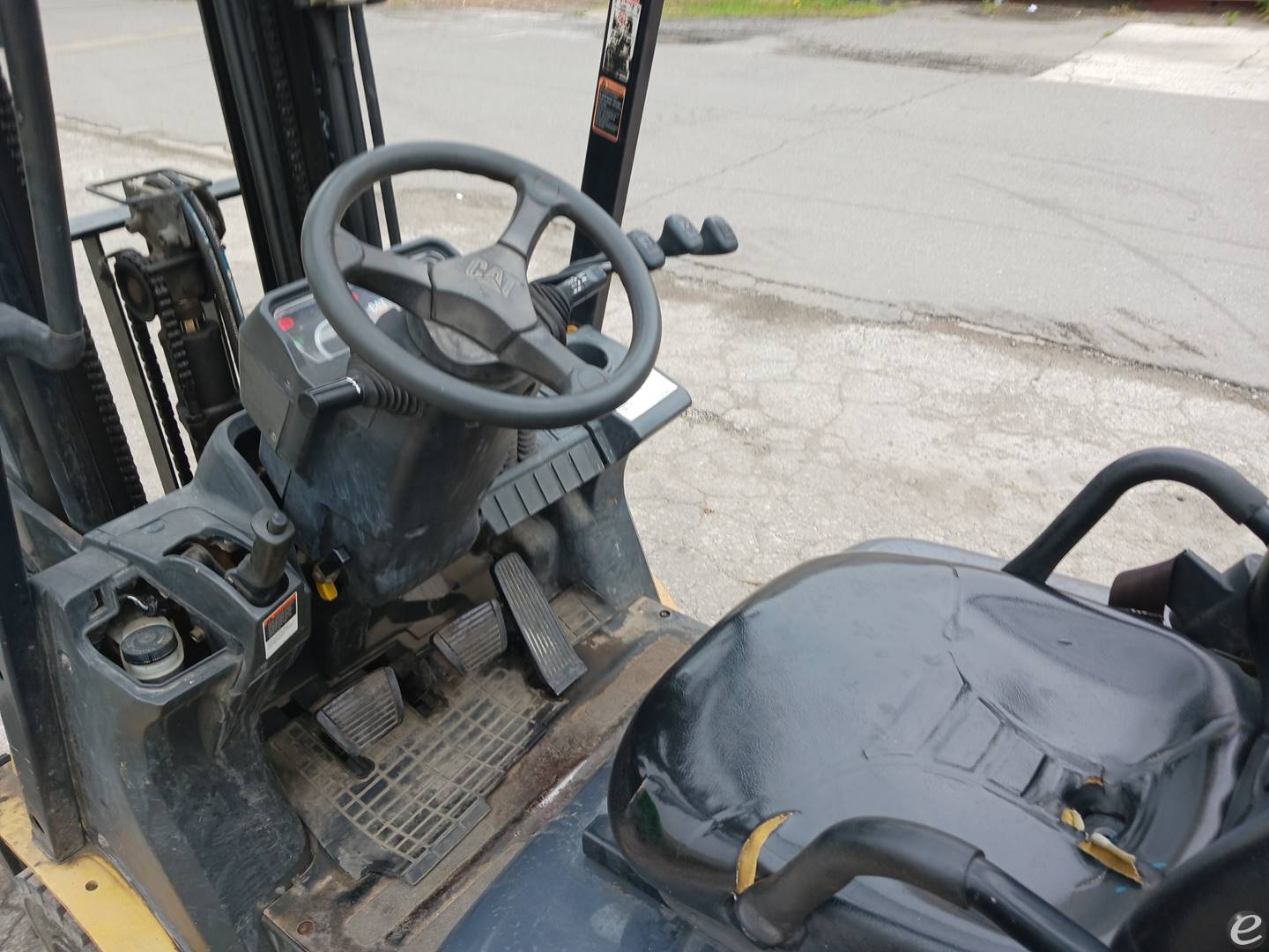 LP Gas Cat P3000 Pneumatic Tire 4 Wheel Sit Down