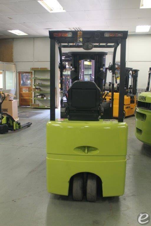 2011 Electric Clark TMX25 Electric 3 Wheel Sit Down