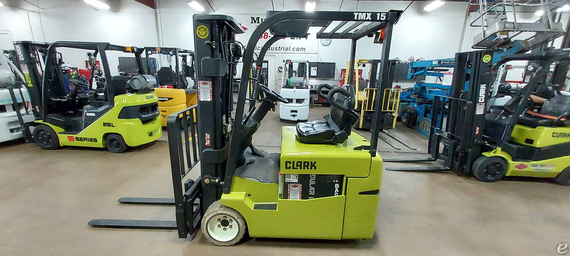 2015 Electric Clark TMX15 Electric 3 Wheel Sit Down