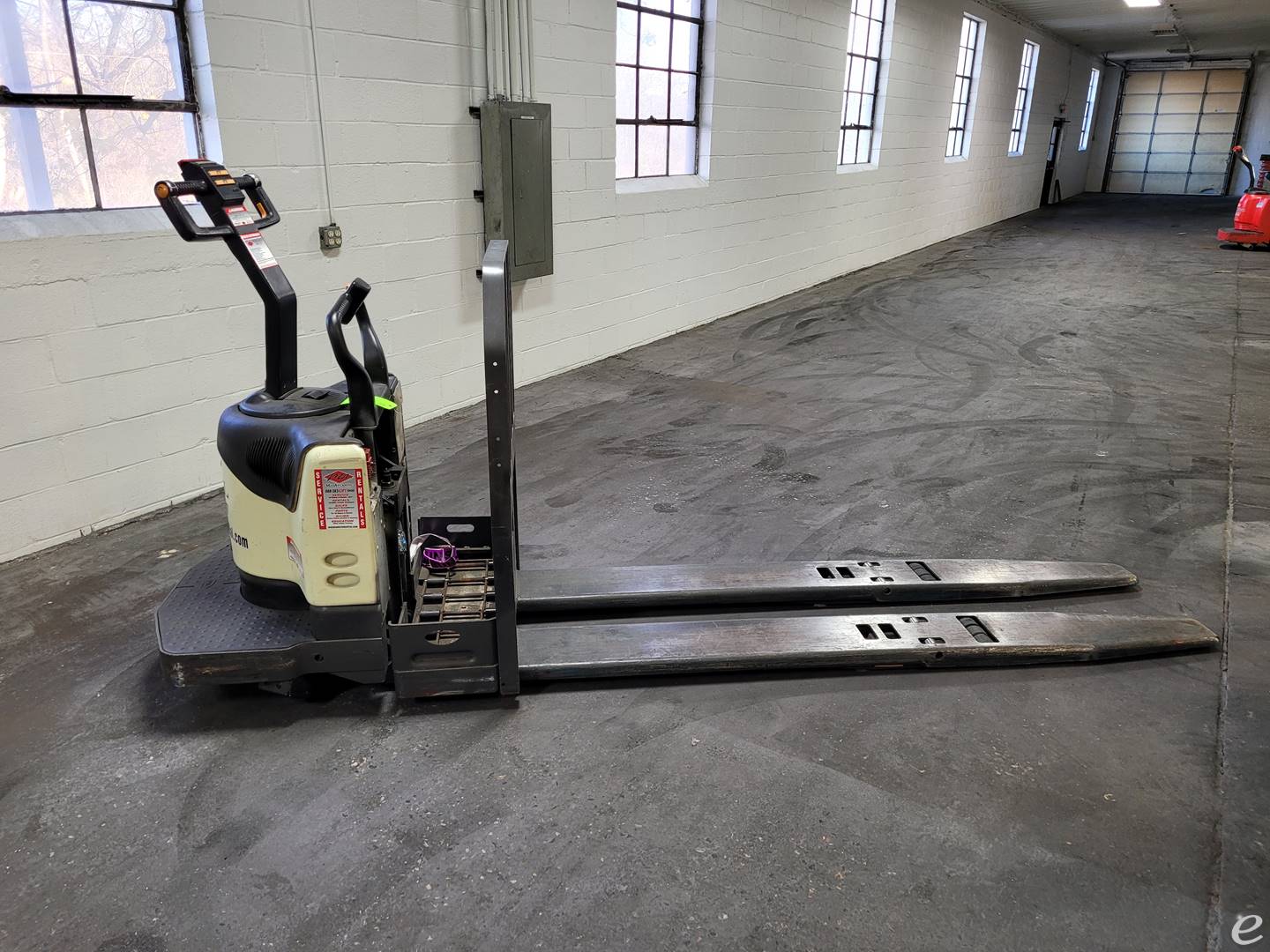 2004 Electric Crown PE4000-60 Electric Walkie/Rider Pallet Jack