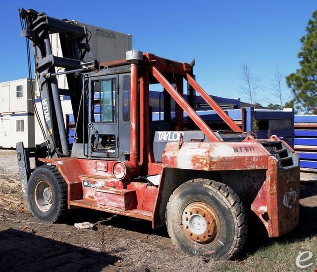 2000 Diesel Taylor THD 300 Pneumatic Tire 4 Wheel Sit Down