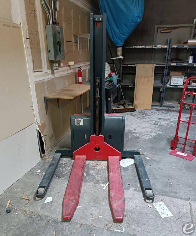 2004 Electric Raymond Sit Down Rider EMBS22 - 123Forklift