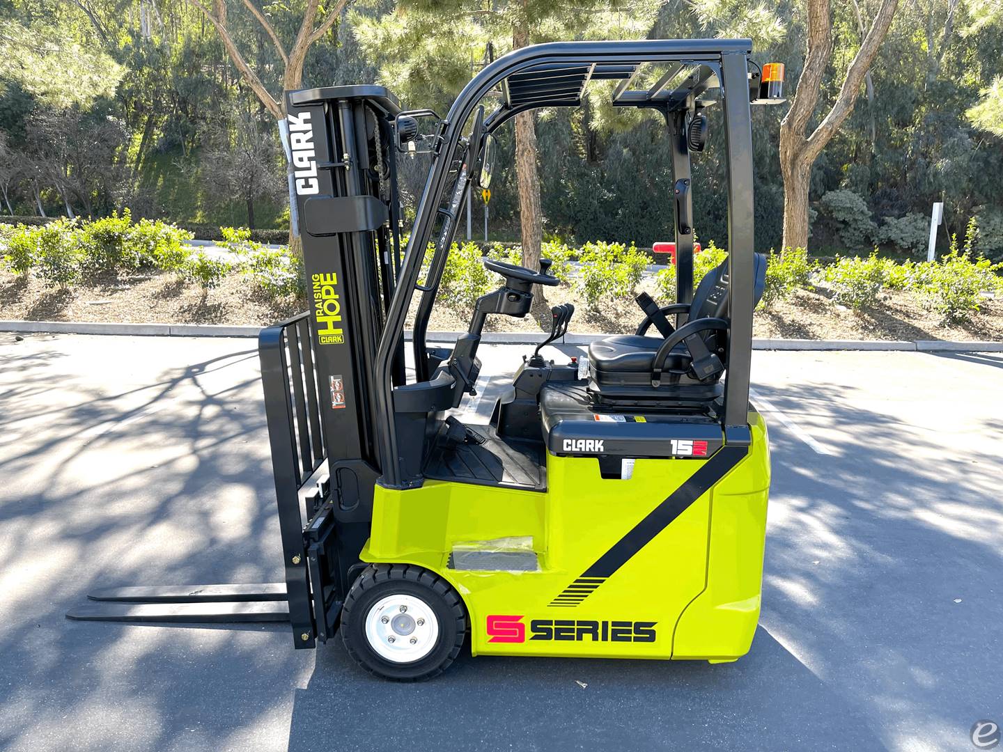 2022 Electric Clark SE15T Electric 3 Wheel Sit Down