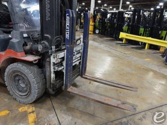 2013 Cascade 25G-FDS Multi Pallet Handlers