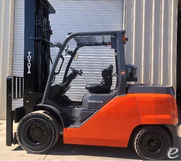 2016 LP Gas Toyota 8FG50U Pneumatic Tire 4 Wheel Sit Down