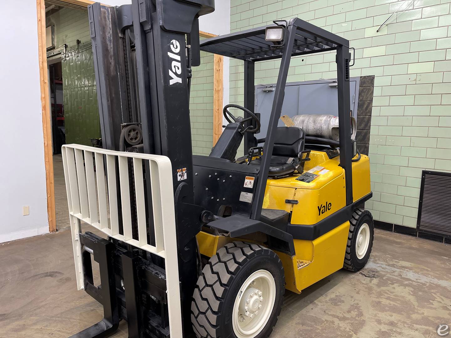 2001 LP Gas Yale GLP070 Pneumatic Tire 4 Wheel Sit Down