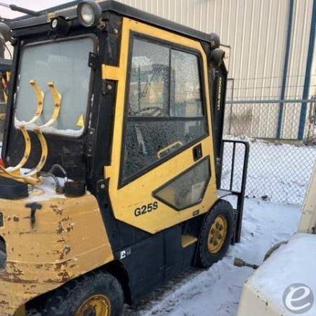 Daewoo G25S Pneumatic Tire 4 Wheel Sit Down