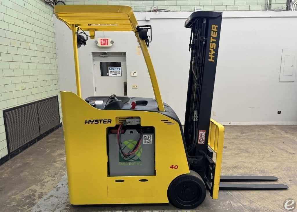 2014 Electric Hyster E40HSD2-21 Electric Stand Up End Control (Docker)