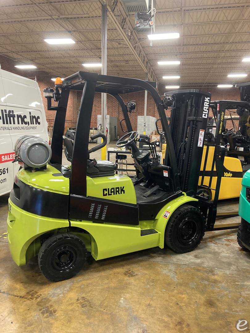 2013 LP Gas Clark C25L Pneumatic Tire 4 Wheel Sit Down