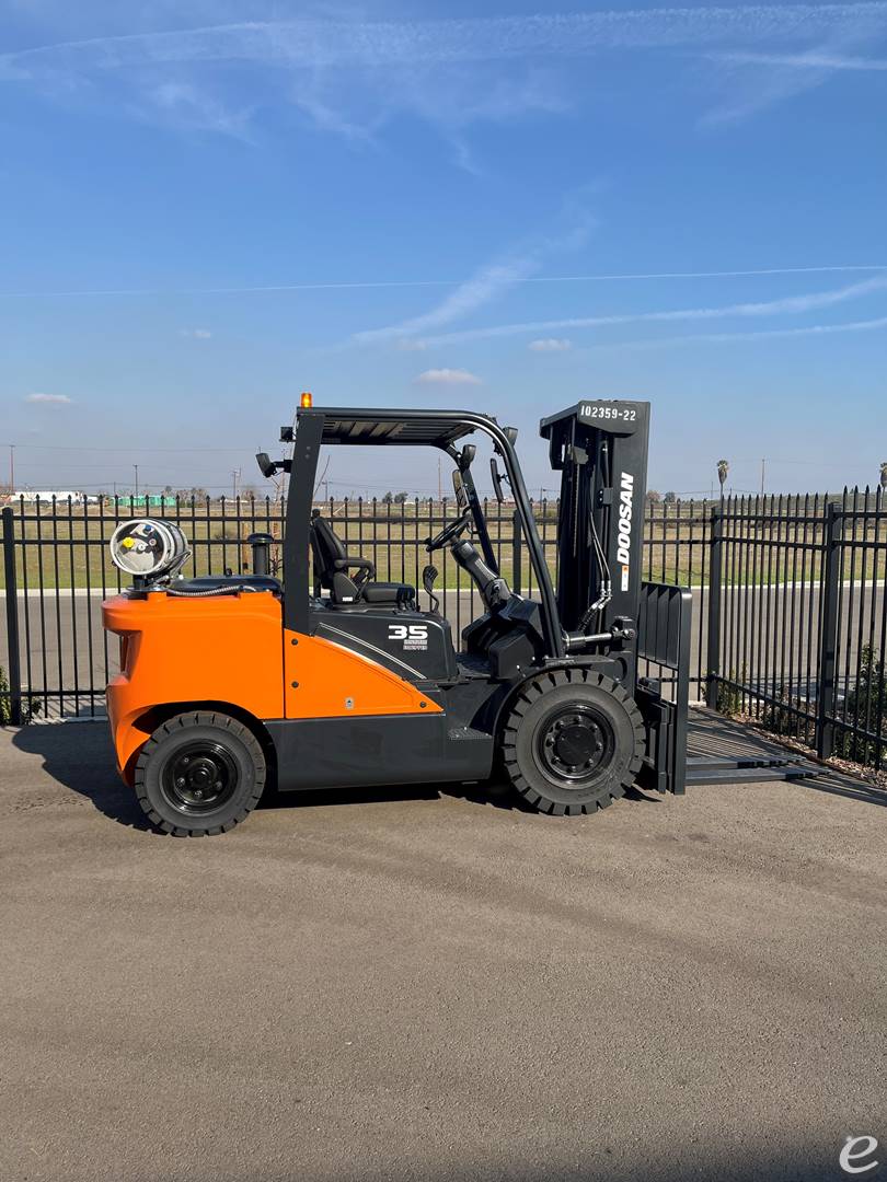2022 LP Gas Doosan G35S-7ODBA Pneumatic Tire 4 Wheel Sit Down