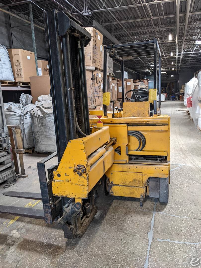 1988 Electric Drexel SLT30 Electric Man Down Swing Reach Turret