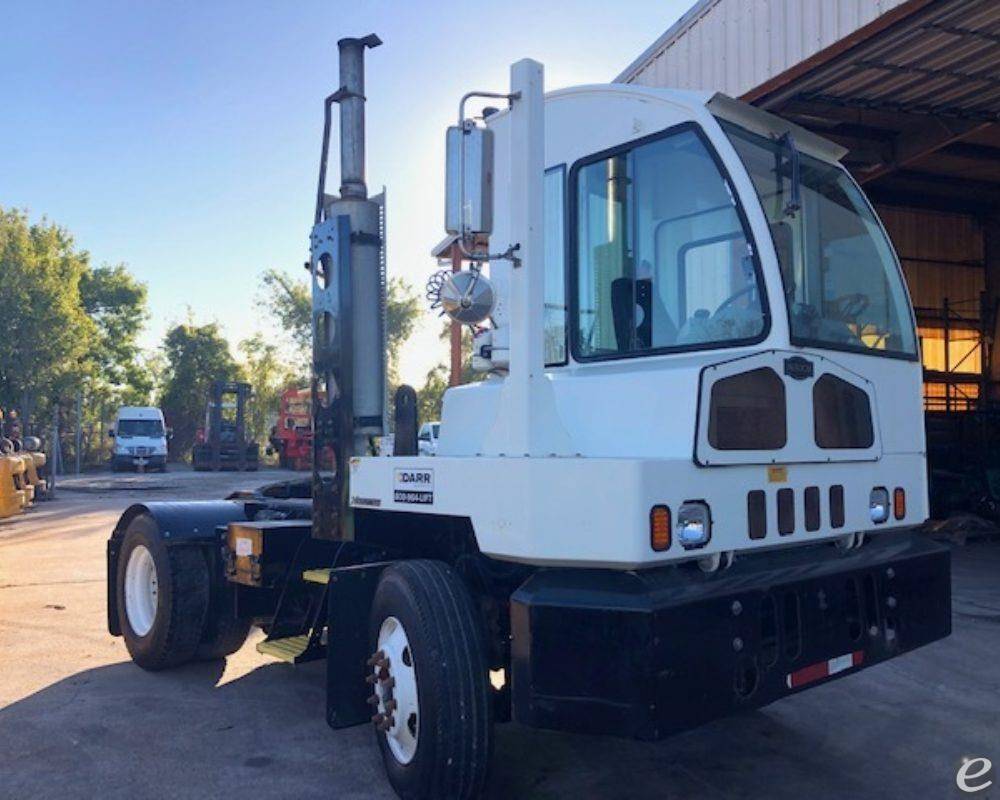 2015 Diesel Autocar ACTT42 Spotting Tractor