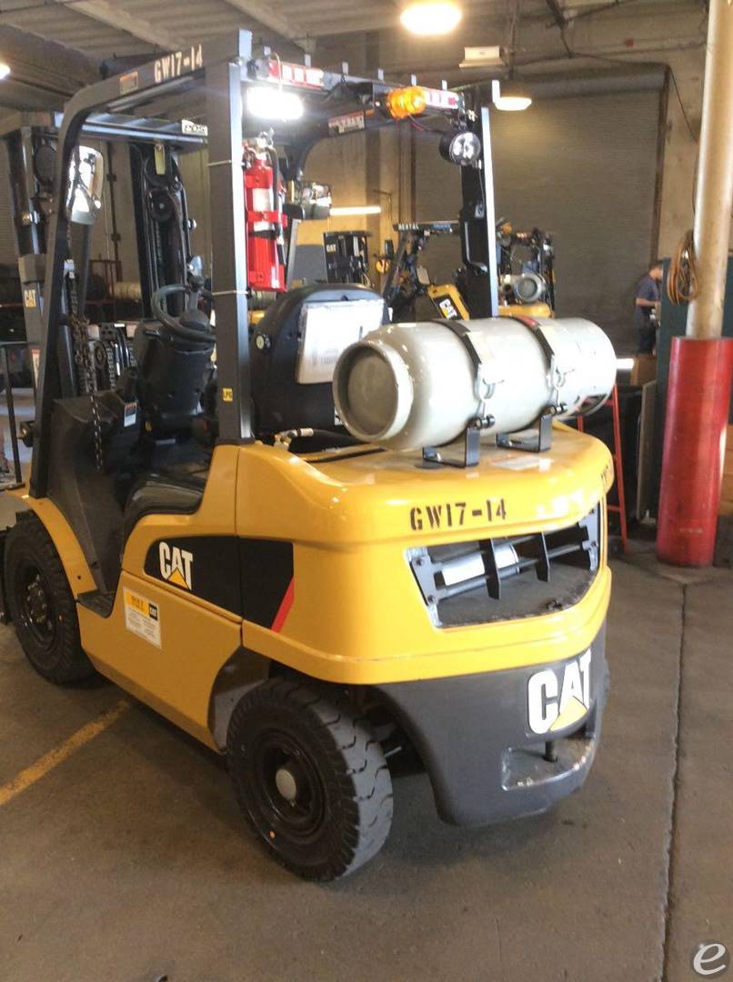 2018 Cat GP25N Pneumatic Tire 4 Wheel Sit Down