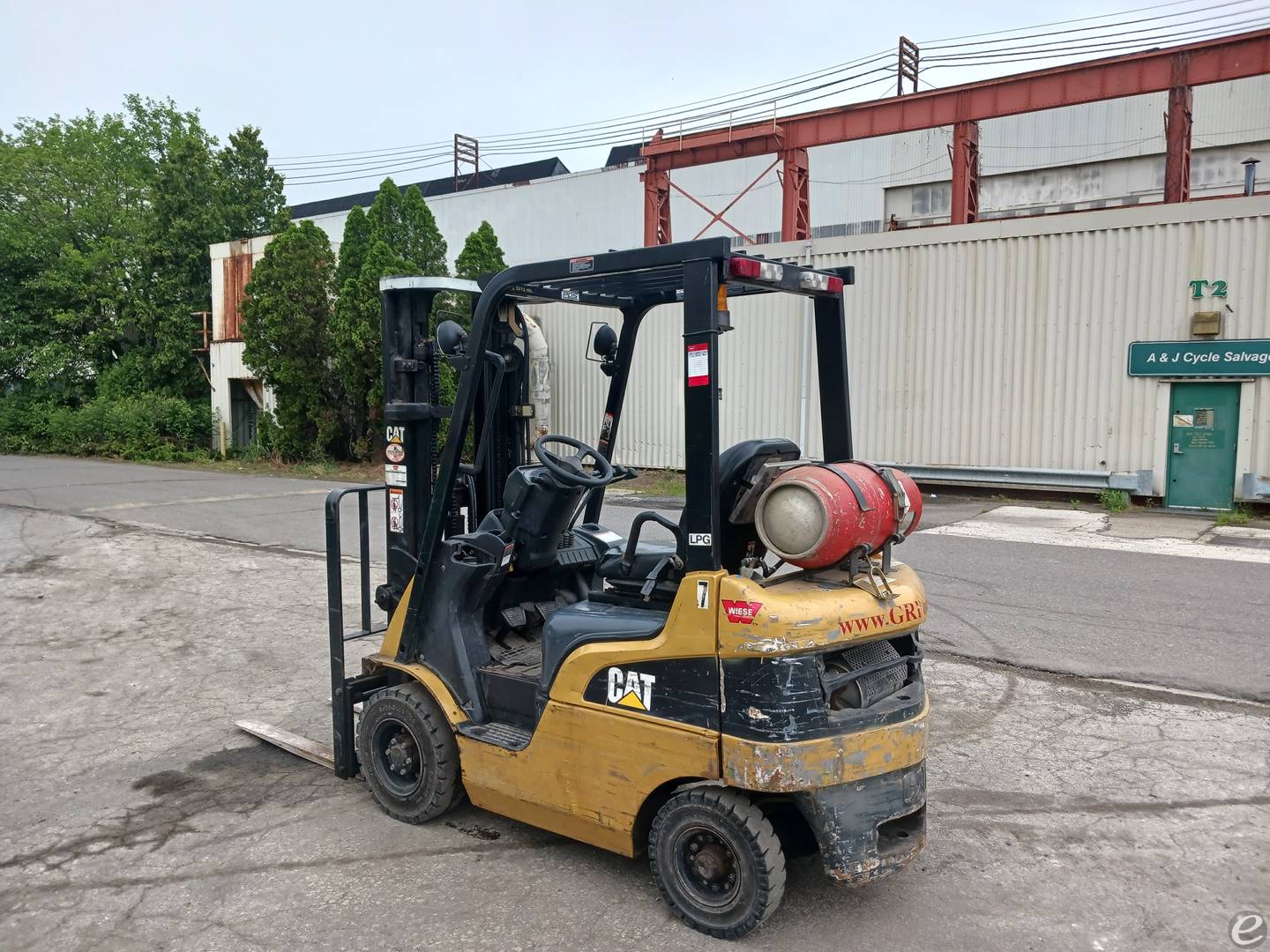 LP Gas Cat P3000 Pneumatic Tire 4 Wheel Sit Down