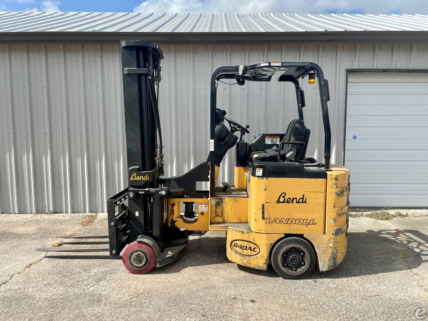 2011 Electric Bendi Articulated 4 Wheel Sitdown - Gas/Electric | Eliftruck