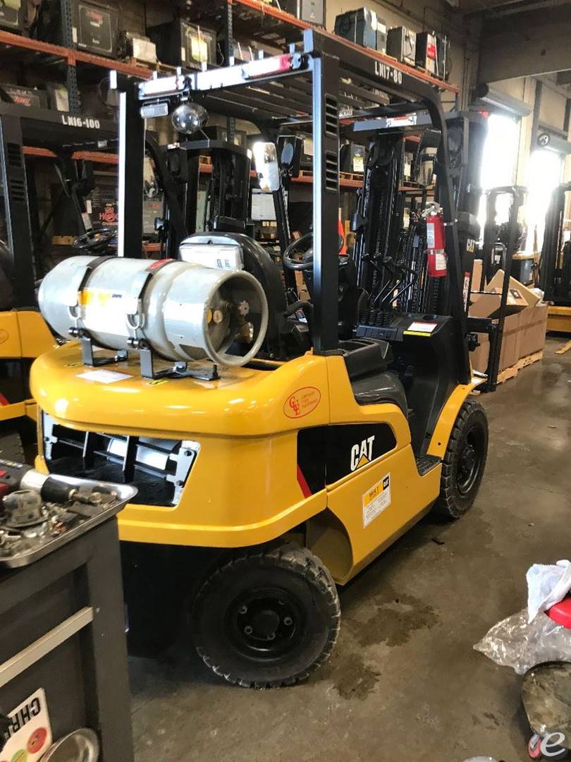 2016 LP Gas Cat GP25N Pneumatic Tire 4 Wheel Sit Down