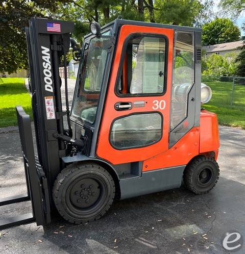 2010 LP Gas Doosan Pneumatic Tire 4 Wheel Sit Down | Eliftruck