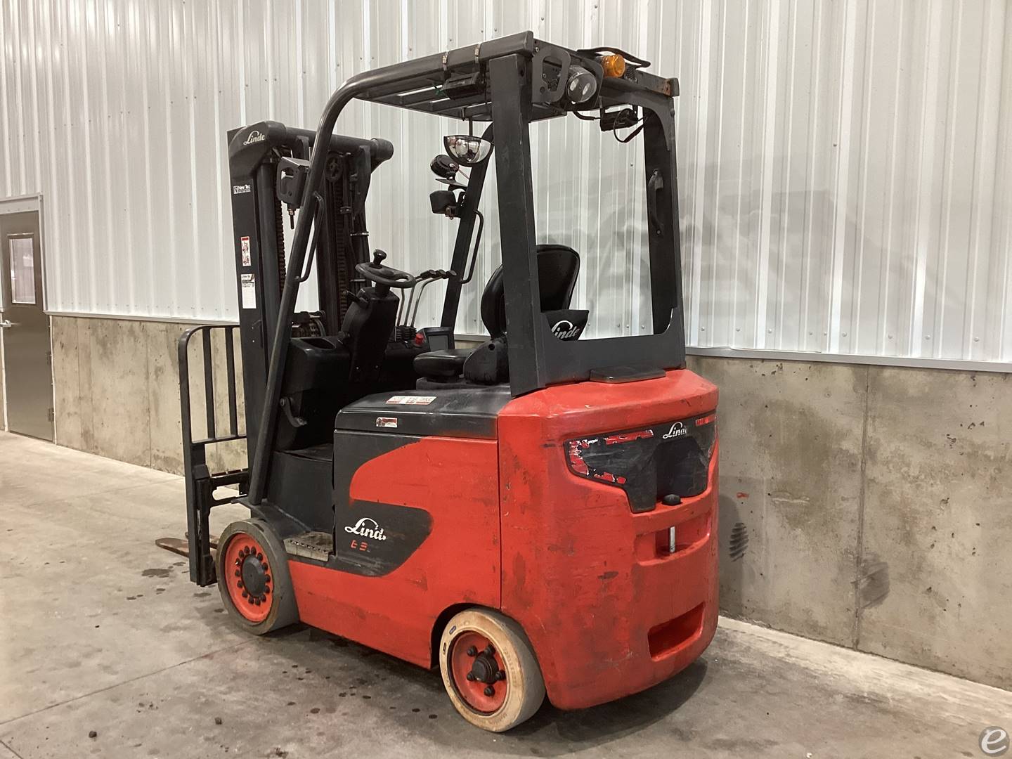 2018 Electric Linde Cushion Tire 4 Wheel Sit Down (Indoor Warehouse ...