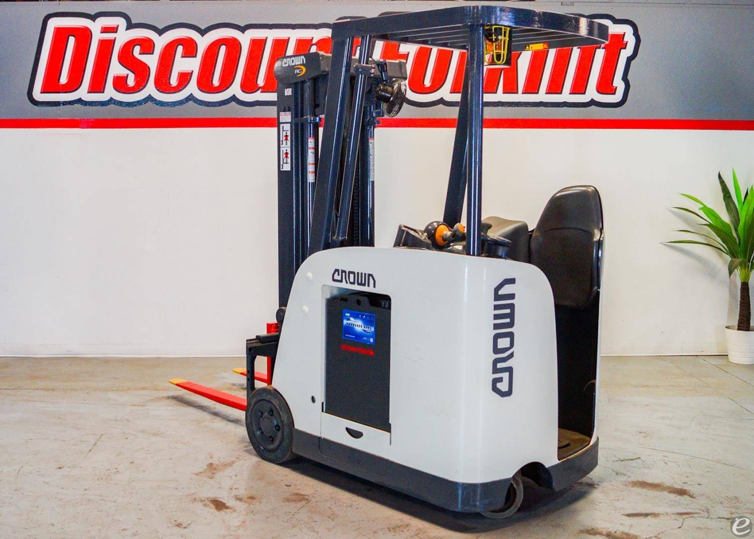 2001 Electric Crown RC3020-35 Electric Walkie Counterbalanced Stacker