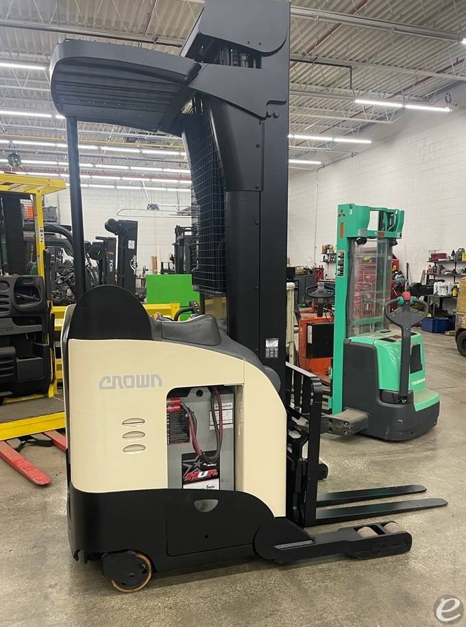 2013 Electric Crown RR5715-35 Electric Narrow Aisle Single Reach